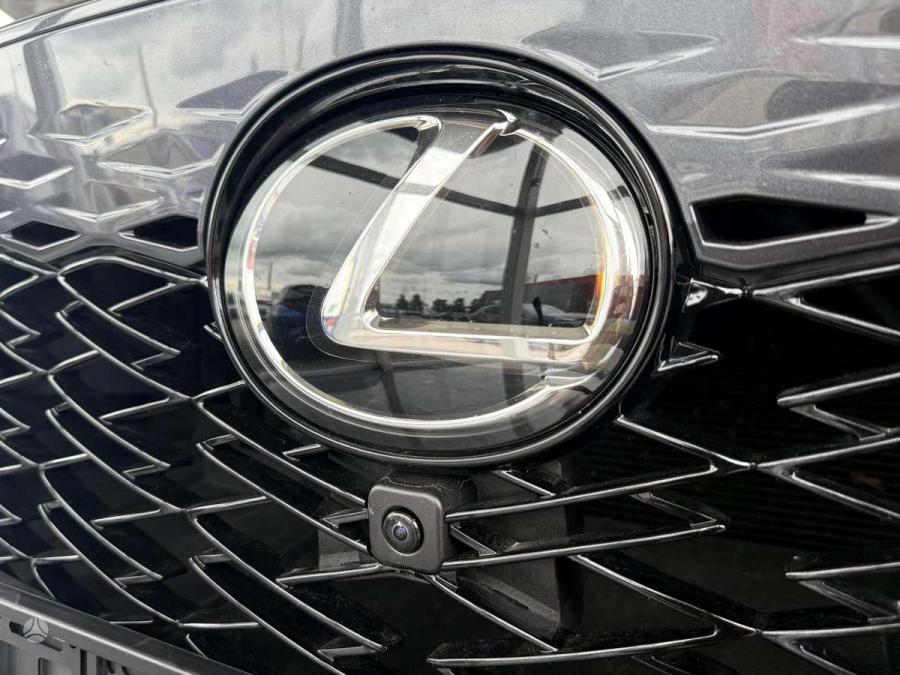 Pelēks Lexus RX 500h 2023 Panevēža, ar dzinēja tilpumu 2.40 L un nobraukumu 87 tūkst. km par 59900 €, foto 40 vietnē AUTOMOTO.COM.LV