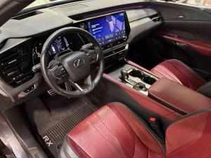 Grey Lexus RX 500h 2023 in Vilnius, with an engine capacity of 2.39 L and mileage of 79 thousand km for 62400 €, photo 12 on AUTOMOTO.COM.LV