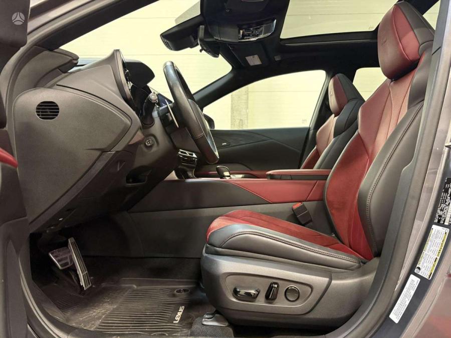 Grey Lexus RX 500h 2023 in Vilnius, with an engine capacity of 2.39 L and mileage of 79 thousand km for 62400 €, photo 15 on AUTOMOTO.COM.LV