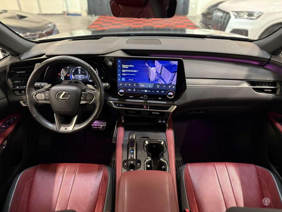Grey Lexus RX 500h 2023 in Vilnius, with an engine capacity of 2.39 L and mileage of 79 thousand km for 62400 €, photo 21 on AUTOMOTO.COM.LV