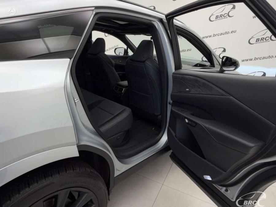 Pelēks Lexus RX 500h 2023 Viļņa, ar dzinēja tilpumu 2.39 L un nobraukumu 17 tūkst. km par 62900 €, foto 18 vietnē AUTOMOTO.COM.LV