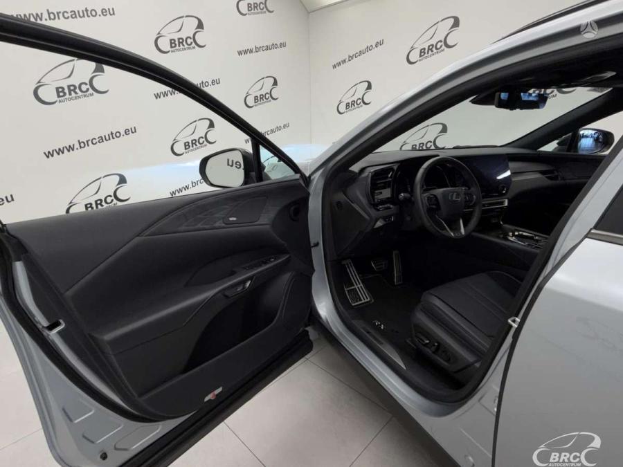 Pelēks Lexus RX 500h 2023 Viļņa, ar dzinēja tilpumu 2.39 L un nobraukumu 17 tūkst. km par 62900 €, foto 25 vietnē AUTOMOTO.COM.LV
