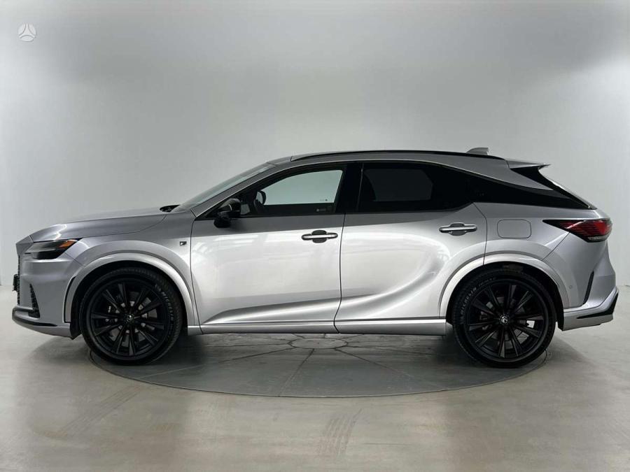 Pelēks Lexus RX 500h 2024 Viļņa, ar dzinēja tilpumu 2.39 L un nobraukumu 125 tūkst. km par 61900 €, foto 4 vietnē AUTOMOTO.COM.LV