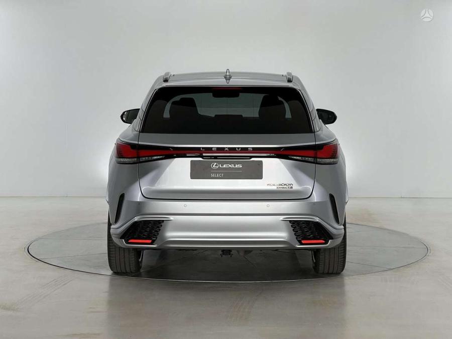 Pelēks Lexus RX 500h 2024 Viļņa, ar dzinēja tilpumu 2.39 L un nobraukumu 125 tūkst. km par 61900 €, foto 5 vietnē AUTOMOTO.COM.LV