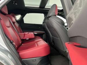 Pelēks Lexus RX 500h 2024 Viļņa, ar dzinēja tilpumu 2.39 L un nobraukumu 125 tūkst. km par 61900 €, foto 8 vietnē AUTOMOTO.COM.LV