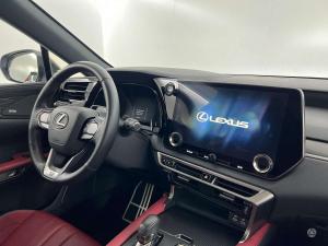 Pelēks Lexus RX 500h 2024 Viļņa, ar dzinēja tilpumu 2.39 L un nobraukumu 125 tūkst. km par 61900 €, foto 15 vietnē AUTOMOTO.COM.LV