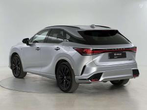 Pelēks Lexus RX 500h 2024 Viļņa, ar dzinēja tilpumu 2.39 L un nobraukumu 125 tūkst. km par 61900 €, foto 18 vietnē AUTOMOTO.COM.LV