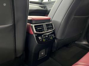 Pelēks Lexus RX 500h 2024 Viļņa, ar dzinēja tilpumu 2.39 L un nobraukumu 125 tūkst. km par 61900 €, foto 26 vietnē AUTOMOTO.COM.LV