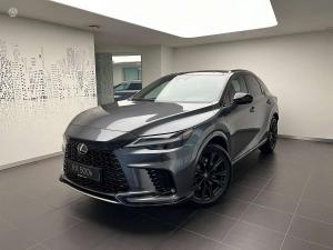 Pelēks Lexus RX 500h 2026 Kauņa, ar dzinēja tilpumu 2.39 L un nobraukumu 10 tūkst. km par 88000 €, foto  vietnē AUTOMOTO.COM.LV