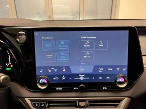 Pelēks Lexus RX 500h 2026 Kauņa, ar dzinēja tilpumu 2.39 L un nobraukumu 10 tūkst. km par 88000 €, foto 16 vietnē AUTOMOTO.COM.LV