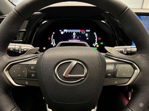 Pelēks Lexus RX 500h 2026 Kauņa, ar dzinēja tilpumu 2.39 L un nobraukumu 10 tūkst. km par 88000 €, foto 27 vietnē AUTOMOTO.COM.LV
