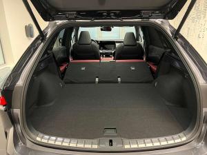 Pelēks Lexus RX 500h 2026 Kauņa, ar dzinēja tilpumu 2.39 L un nobraukumu 10 tūkst. km par 88000 €, foto 34 vietnē AUTOMOTO.COM.LV