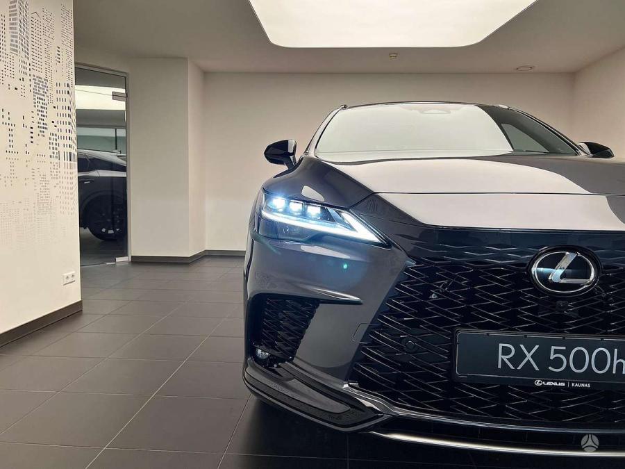 Pelēks Lexus RX 500h 2026 Kauņa, ar dzinēja tilpumu 2.39 L un nobraukumu 10 tūkst. km par 88000 €, foto 36 vietnē AUTOMOTO.COM.LV