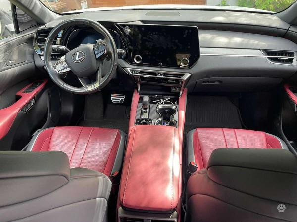 White Lexus RX 500h 2023 in Vilnius, with an engine capacity of 2.39 L and mileage of 102 thousand km for 66000 €, photo 7 on AUTOMOTO.COM.LV