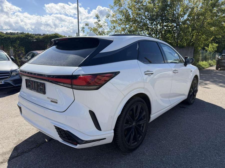 Balts Lexus RX 500h 2023 Viļņa, ar dzinēja tilpumu 0.00 L un nobraukumu 114 tūkst. km par 49900 €, foto 5 vietnē AUTOMOTO.COM.LV
