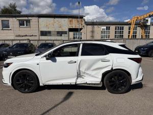 Balts Lexus RX 500h 2023 Viļņa, ar dzinēja tilpumu 0.00 L un nobraukumu 114 tūkst. km par 49900 €, foto 7 vietnē AUTOMOTO.COM.LV