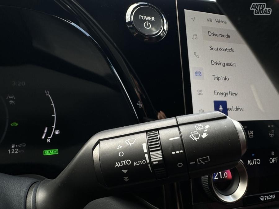 Белый Лексус RX 500h 2023 в Авиженяй, объемом двигателя 2.40 л и пробегом 38 тыс. км за 69750 €, фото 13 на AUTOMOTO.COM.LV