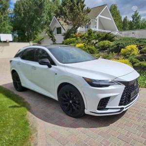 Balts Lexus RX 500h 2023 Viļņa, ar dzinēja tilpumu 2.50 L un nobraukumu 7 tūkst. km par 60600 €, foto 3 vietnē AUTOMOTO.COM.LV