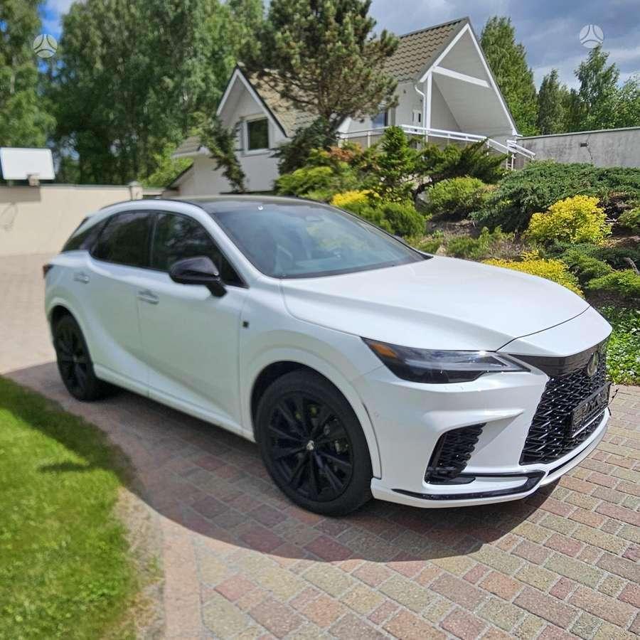 Balts Lexus RX 500h 2023 Viļņa, ar dzinēja tilpumu 2.50 L un nobraukumu 7 tūkst. km par 60600 €, foto 3 vietnē AUTOMOTO.COM.LV