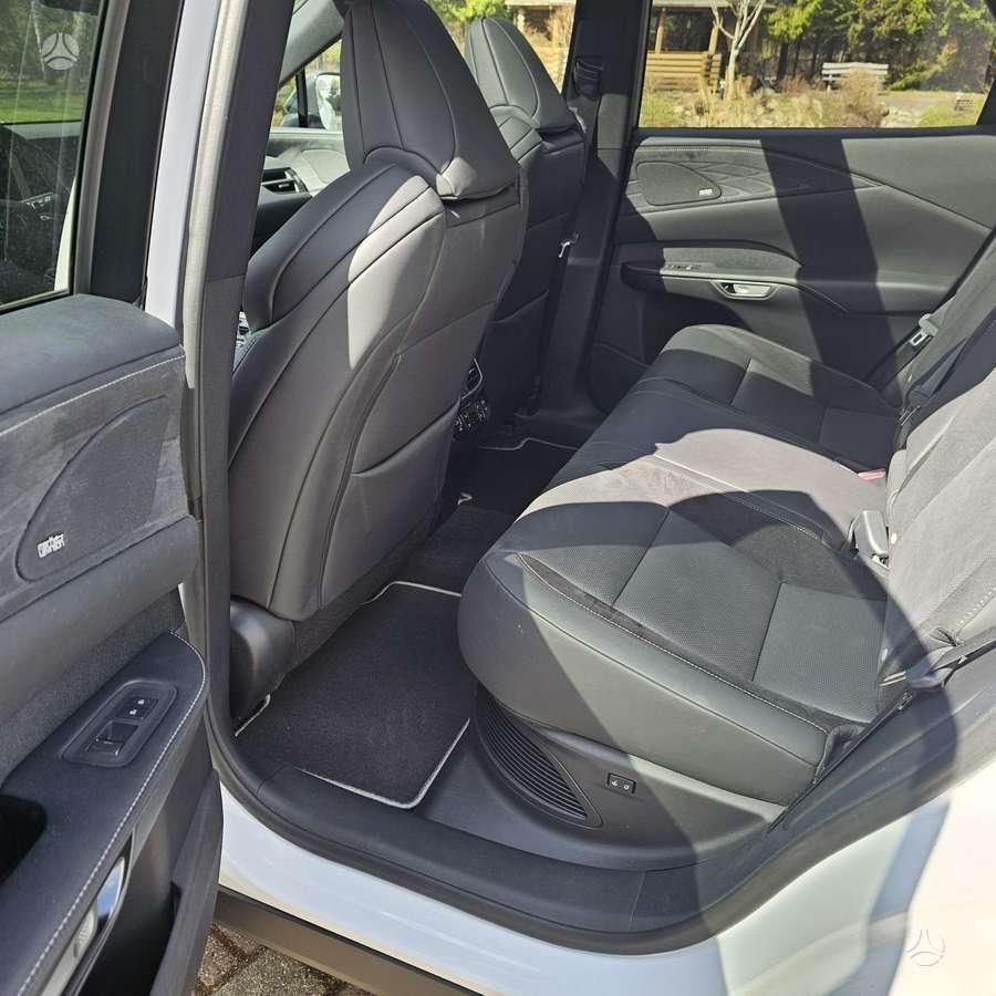 Balts Lexus RX 500h 2023 Viļņa, ar dzinēja tilpumu 2.50 L un nobraukumu 7 tūkst. km par 60600 €, foto 9 vietnē AUTOMOTO.COM.LV