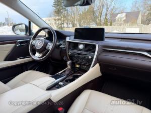 Beige Lexus RX 2019 in Tallinn, with an engine capacity of 3.50 L and mileage of 88 thousand km for 45900 €, photo 17 on AUTOMOTO.COM.LV