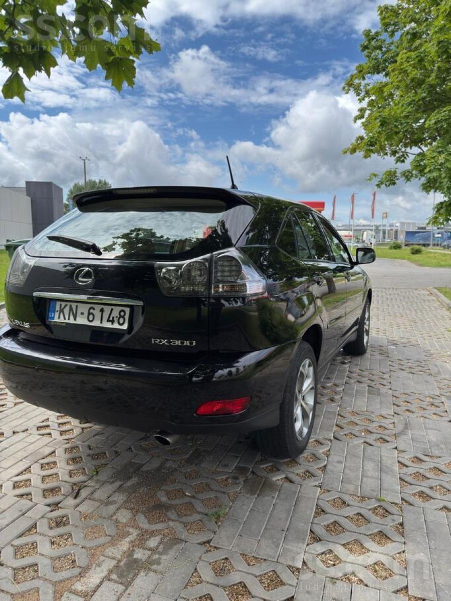 Melns Lexus RX 2004 Rīga, ar dzinēja tilpumu 3.00 L un nobraukumu 261 tūkst. km par 5500 €, foto 3 vietnē AUTOMOTO.COM.LV
