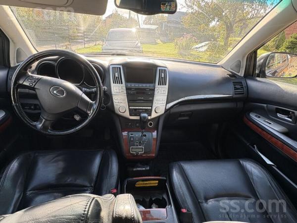 Black Lexus RX 2004 in Rezekne, with an engine capacity of 3.00 L and mileage of 342 thousand km for 3200 €, photo 6 on AUTOMOTO.COM.LV