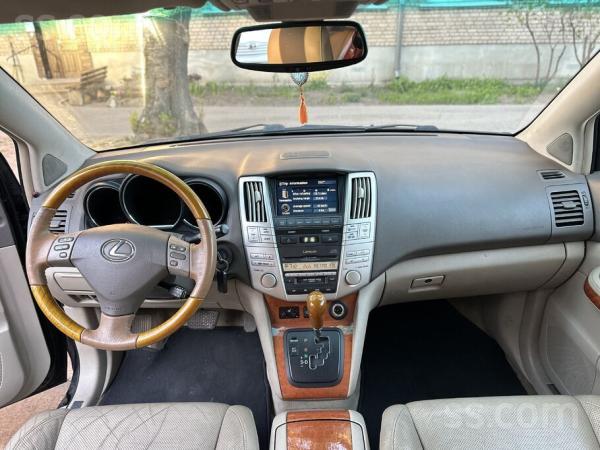 Melns Lexus RX 2005 Daugavpils, ar dzinēja tilpumu 3.00 L un nobraukumu 249 tūkst. km par 4400 €, foto 9 vietnē AUTOMOTO.COM.LV
