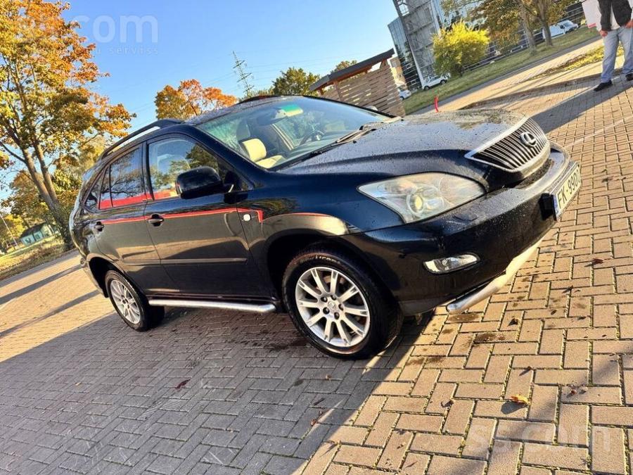 Black Lexus RX 2005 in Riga, with an engine capacity of 3.00 L and mileage of 241 thousand km for 2600 €, photo 1 on AUTOMOTO.COM.LV
