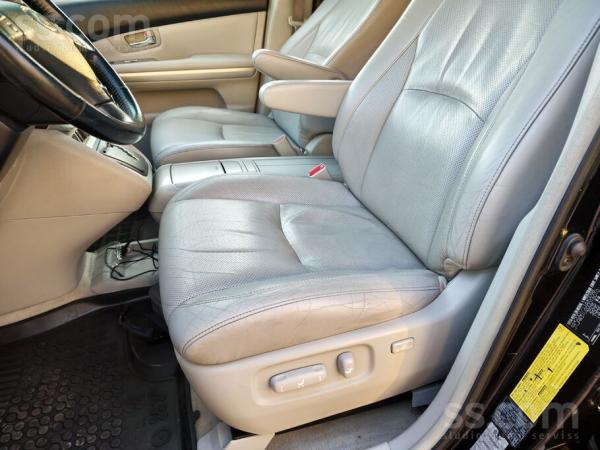 Melns Lexus RX 2005 Rēzekne, ar dzinēja tilpumu 3.30 L un nobraukumu 0 tūkst. km par 7500 €, foto 8 vietnē AUTOMOTO.COM.LV