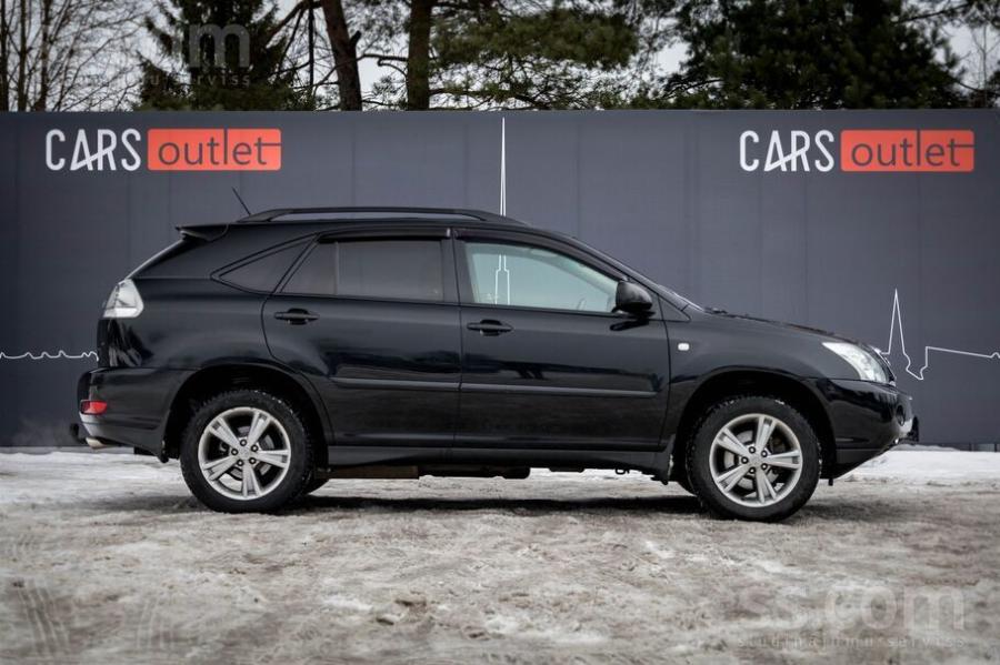 Black Lexus RX 2006 in Riga, with an engine capacity of 3.30 L and mileage of 204 thousand km for 6490 €, photo 5 on AUTOMOTO.COM.LV