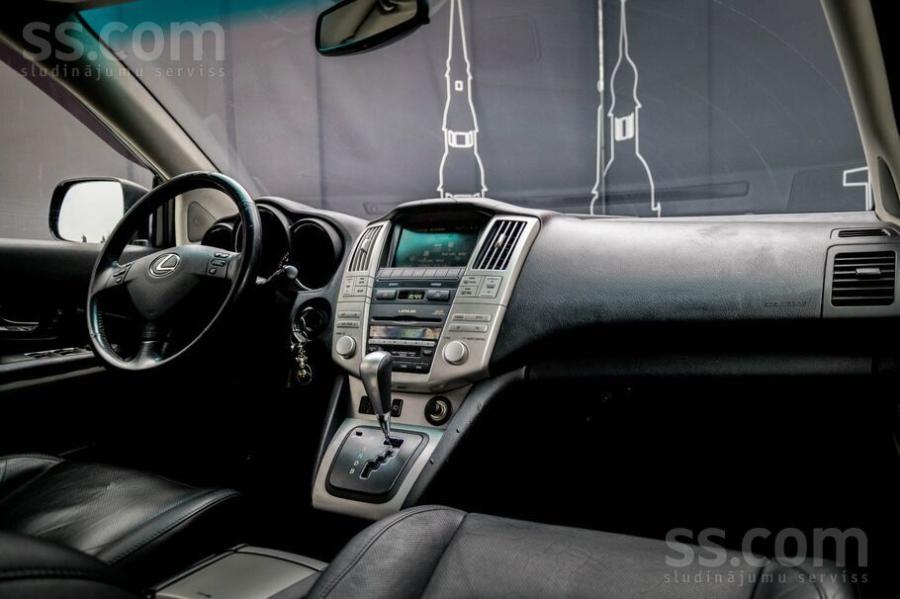 Black Lexus RX 2006 in Riga, with an engine capacity of 3.30 L and mileage of 204 thousand km for 6490 €, photo 12 on AUTOMOTO.COM.LV