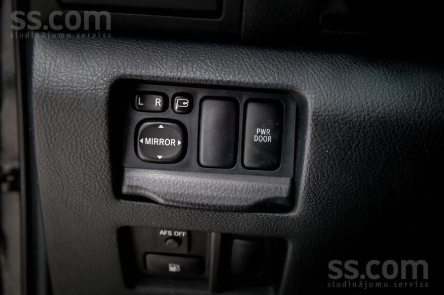Black Lexus RX 2006 in Riga, with an engine capacity of 3.30 L and mileage of 204 thousand km for 6490 €, photo 15 on AUTOMOTO.COM.LV