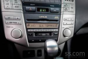 Black Lexus RX 2006 in Riga, with an engine capacity of 3.30 L and mileage of 204 thousand km for 6490 €, photo 18 on AUTOMOTO.COM.LV