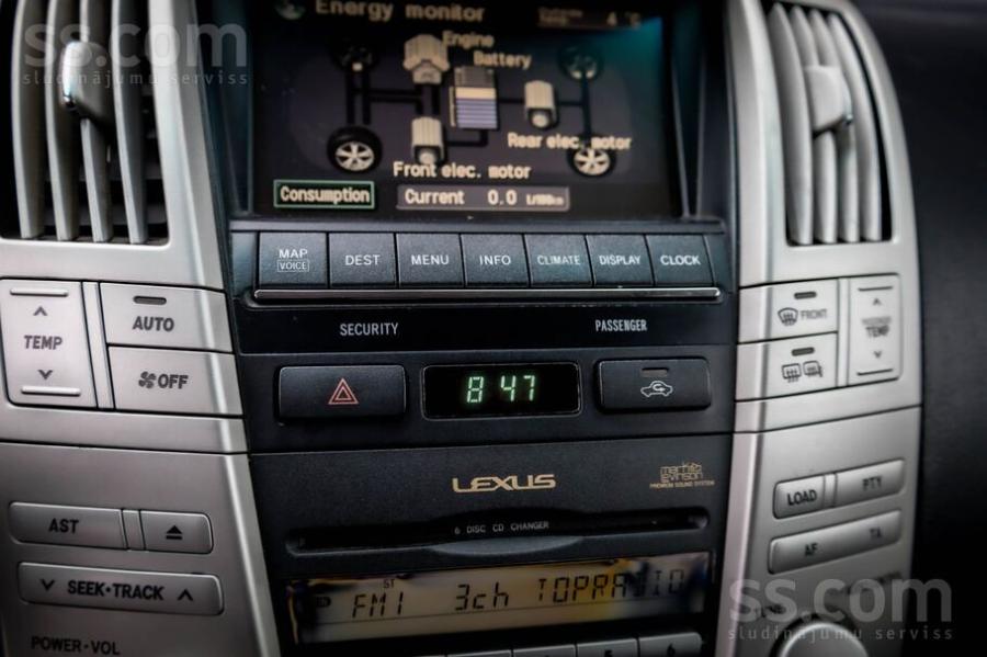 Black Lexus RX 2006 in Riga, with an engine capacity of 3.30 L and mileage of 204 thousand km for 6490 €, photo 19 on AUTOMOTO.COM.LV