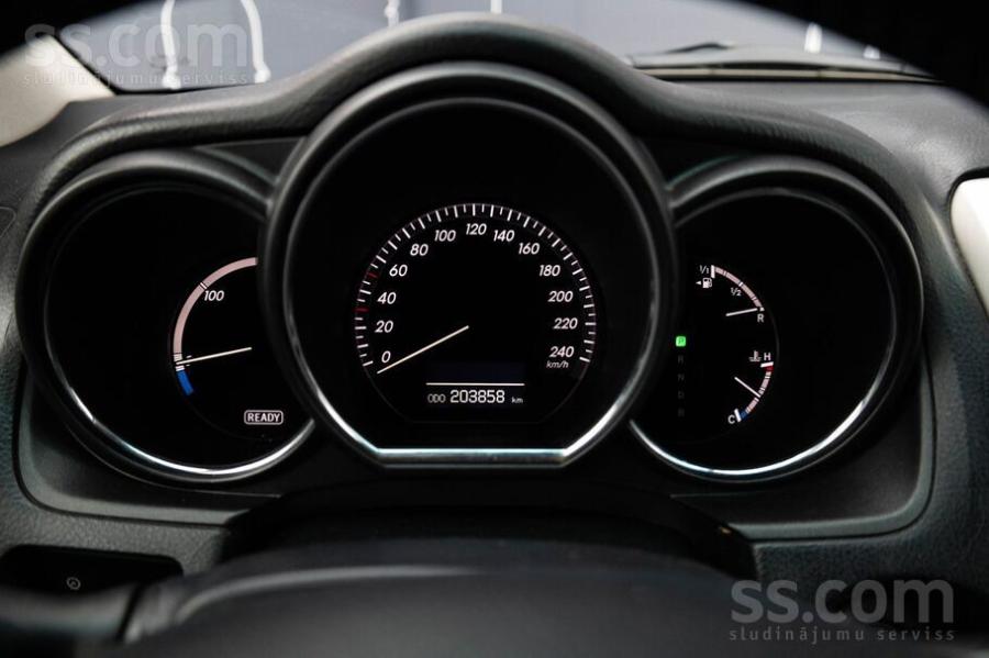 Black Lexus RX 2006 in Riga, with an engine capacity of 3.30 L and mileage of 204 thousand km for 6490 €, photo 24 on AUTOMOTO.COM.LV