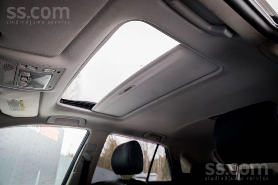 Black Lexus RX 2006 in Riga, with an engine capacity of 3.30 L and mileage of 204 thousand km for 6490 €, photo 25 on AUTOMOTO.COM.LV