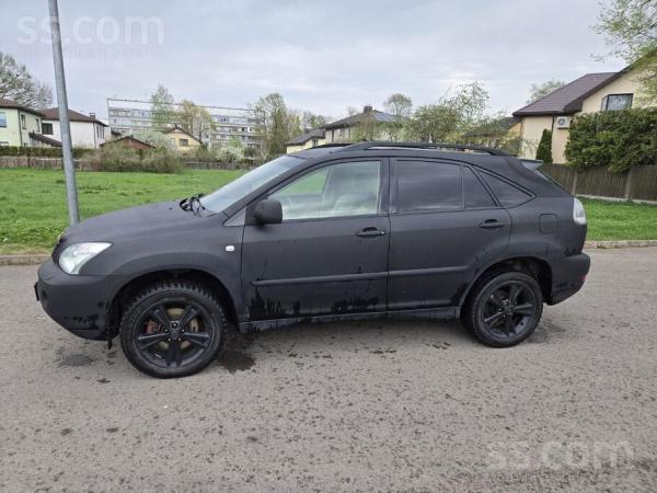 Black Lexus RX 2006 in Riga, with an engine capacity of 3.30 L and mileage of 410 thousand km for 3500 €, photo 2 on AUTOMOTO.COM.LV