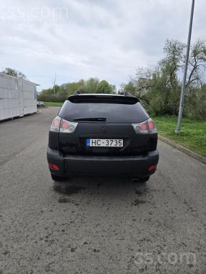 Black Lexus RX 2006 in Riga, with an engine capacity of 3.30 L and mileage of 410 thousand km for 3500 €, photo 4 on AUTOMOTO.COM.LV