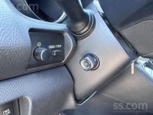 Black Lexus RX 2006 in Riga, with an engine capacity of 3.30 L and mileage of 0 thousand km for 4250 €, photo 12 on AUTOMOTO.COM.LV