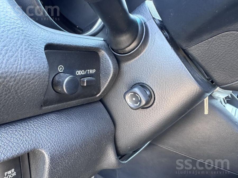 Black Lexus RX 2006 in Riga, with an engine capacity of 3.30 L and mileage of 0 thousand km for 4250 €, photo 12 on AUTOMOTO.COM.LV