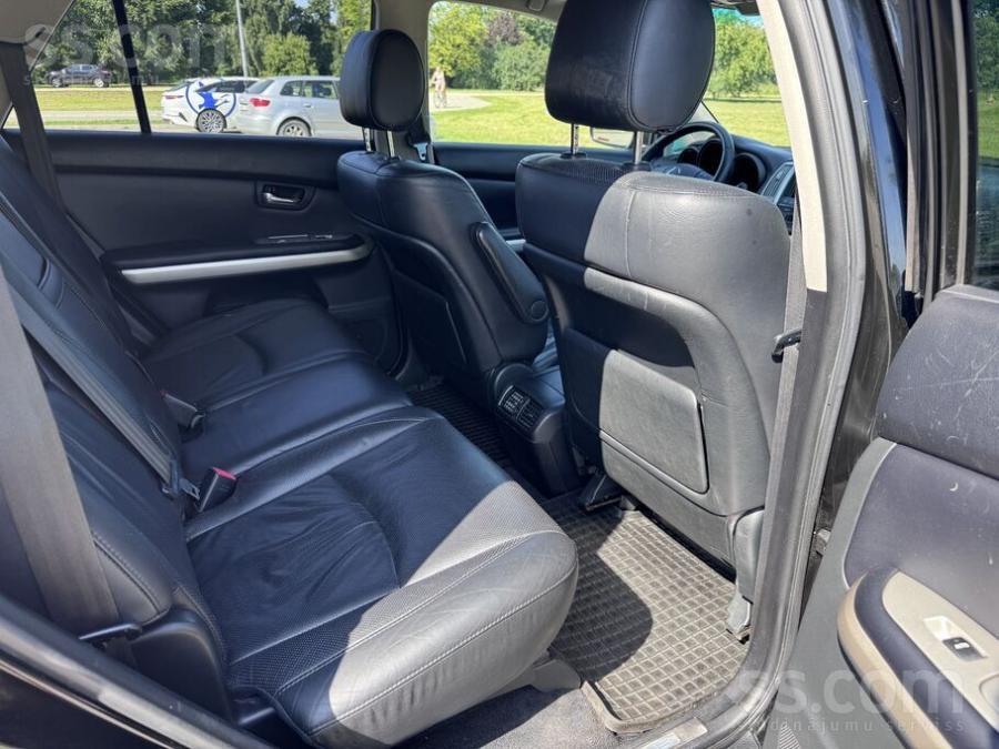 Black Lexus RX 2006 in Riga, with an engine capacity of 3.30 L and mileage of 0 thousand km for 4250 €, photo 16 on AUTOMOTO.COM.LV