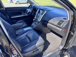 Black Lexus RX 2006 in Riga, with an engine capacity of 3.30 L and mileage of 0 thousand km for 4250 €, photo 17 on AUTOMOTO.COM.LV
