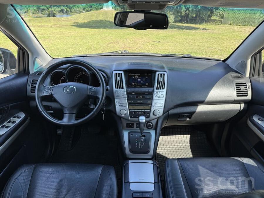 Black Lexus RX 2006 in Riga, with an engine capacity of 3.30 L and mileage of 0 thousand km for 4250 €, photo 19 on AUTOMOTO.COM.LV