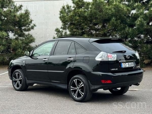 Black Lexus RX 2007 in Riga, with an engine capacity of 3.50 L and mileage of 174 thousand km for 7300 €, photo 10 on AUTOMOTO.COM.LV
