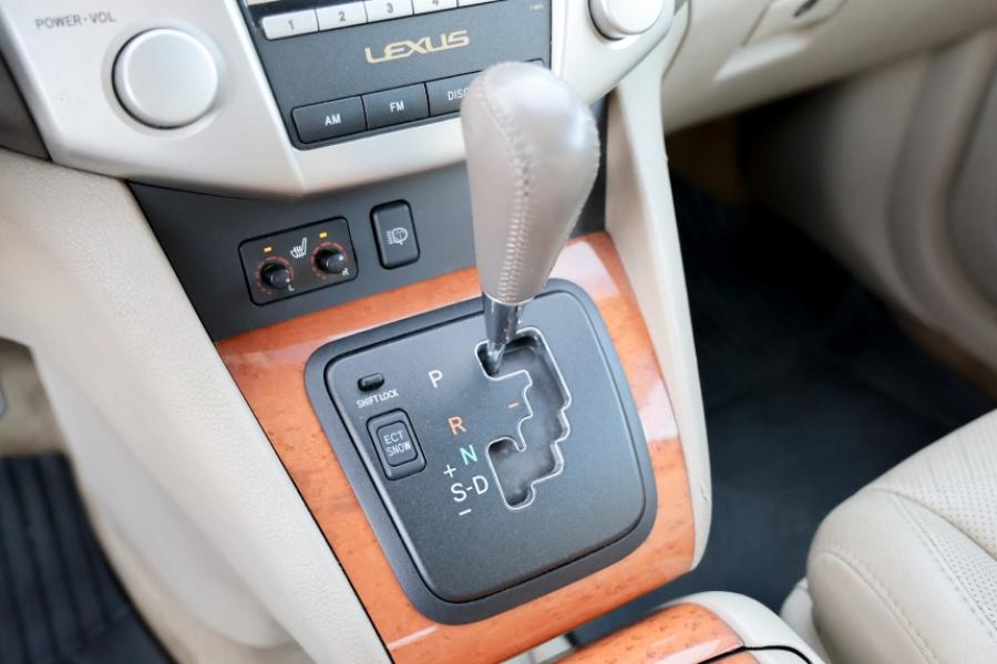 Melns Lexus RX 2007 Rīga, ar dzinēja tilpumu 3.50 L un nobraukumu 232 tūkst. km par 4150 €, foto 23 vietnē AUTOMOTO.COM.LV