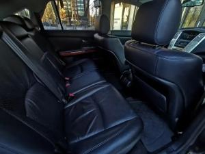 Black Lexus RX 2007 in Riga, with an engine capacity of 3.30 L and mileage of 148 thousand km for 8990 €, photo 6 on AUTOMOTO.COM.LV