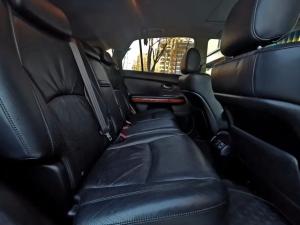 Black Lexus RX 2007 in Riga, with an engine capacity of 3.30 L and mileage of 148 thousand km for 8990 €, photo 7 on AUTOMOTO.COM.LV