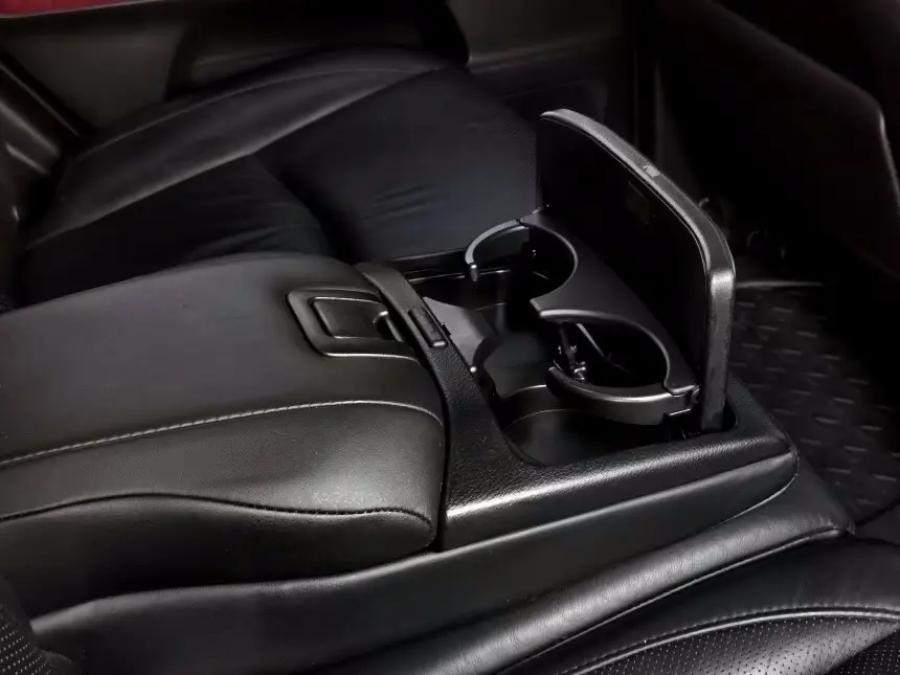 Black Lexus RX 2007 in Riga, with an engine capacity of 3.30 L and mileage of 148 thousand km for 8990 €, photo 19 on AUTOMOTO.COM.LV