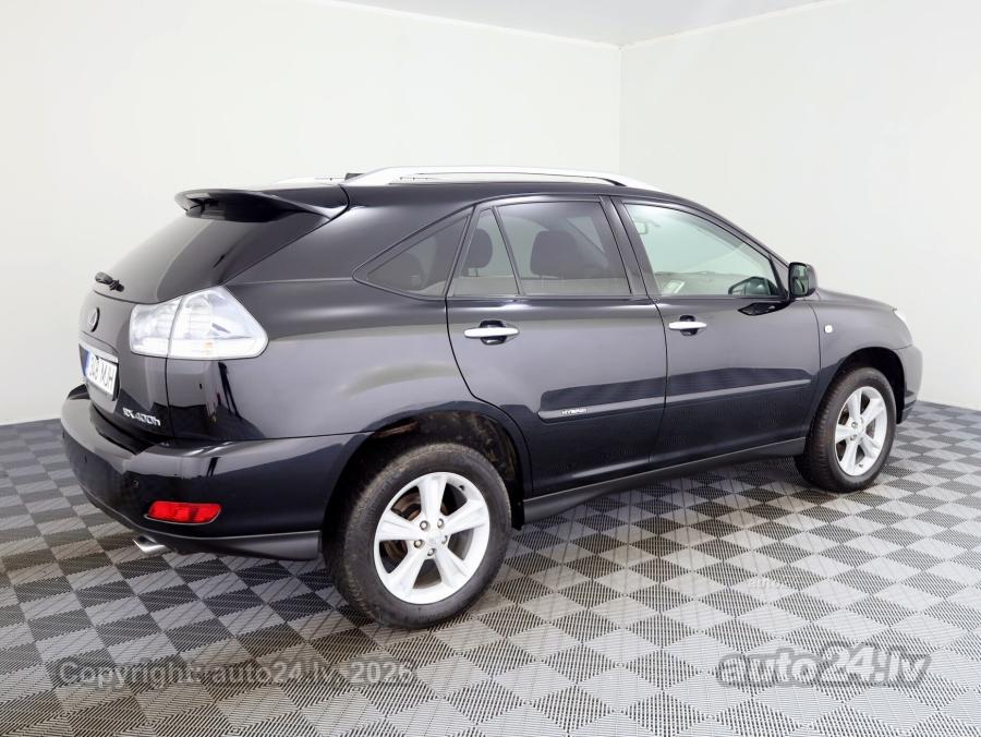 Black Lexus RX 2008 in Tallinn, with an engine capacity of 3.30 L and mileage of 133 thousand km for 5499 €, photo 4 on AUTOMOTO.COM.LV